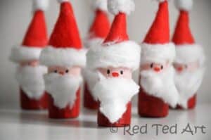 41 Easy Santa Claus crafts for toddlers {+ Santa Hat Crafts}