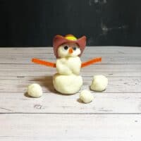 25 easy FAKE SNOW sensory bins & sensory play activities for kids this ...