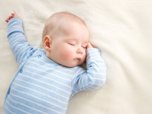How to keep baby warm at night without a swaddle