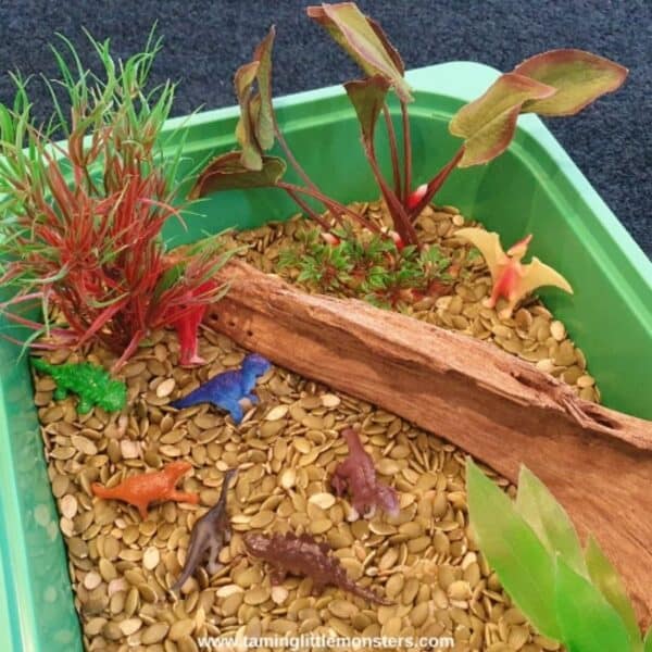 21 Fun & Easy Dinosaur Sensory Activities (inc Dinosaur Sensory Bin ...