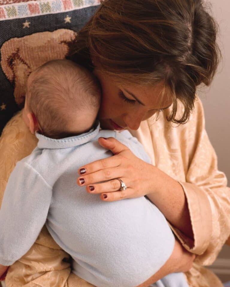How to burp a newborn baby that won't burp (10 tips for your hard-to ...