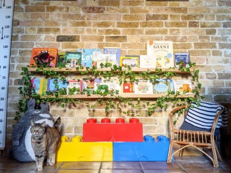 35+ Cute & Practical Nursery Bookshelf & Bookcase Ideas